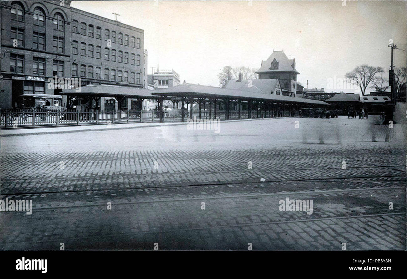. English: The 1895-built Lynn station before the tracks were raised in ...