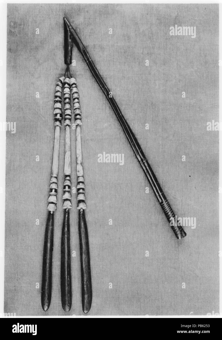 Flail scepter from the tomb of Senebtisi. Dimensions: overall handle: L ...