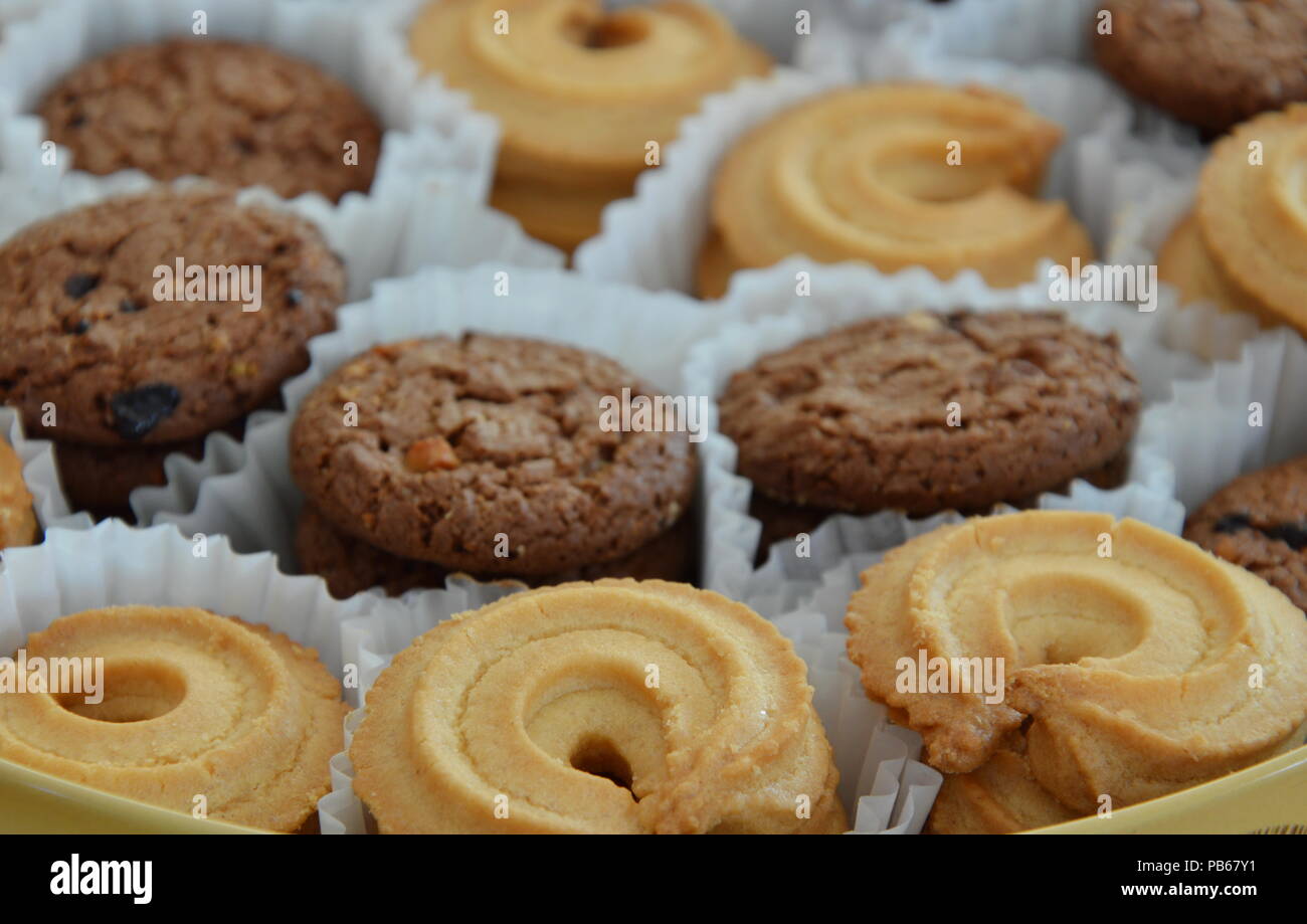 butter cookie in circle box Stock Photo - Alamy