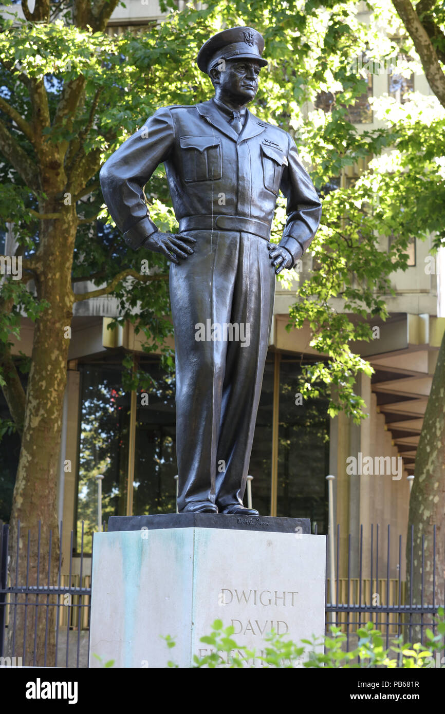Statue of Dwight David Eisenhower London UK, by sculptor Robert Dean ...