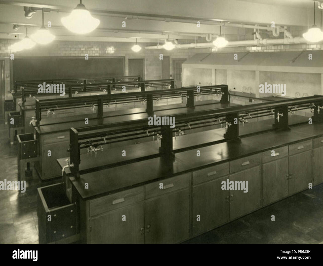 . English: Quantative Analysis Laboratory in Lazear Chemistry Hall ...