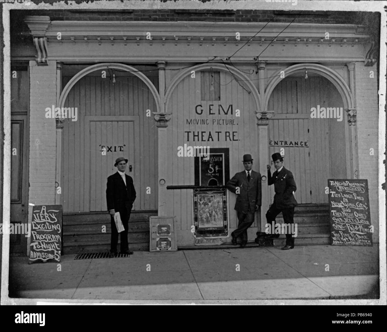 Whitby cinema hi-res stock photography and images - Alamy