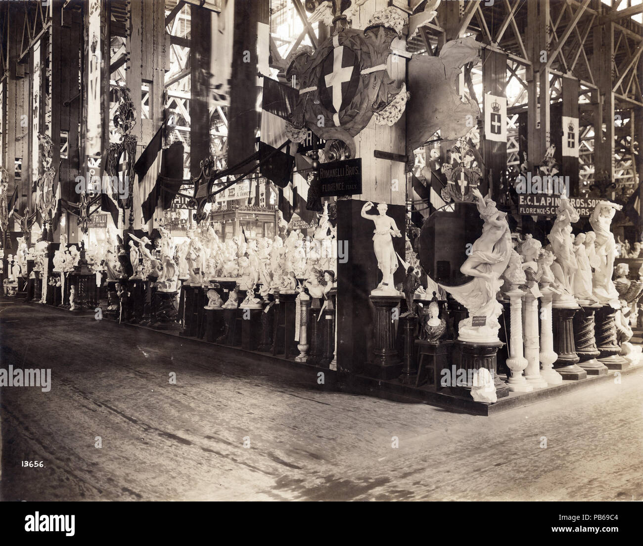1571 Statues in the marble section of the Italian display in the Palace ...