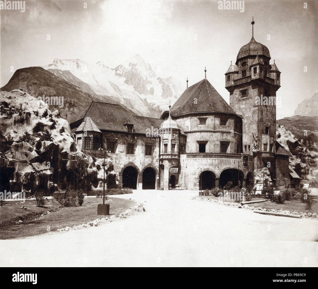 1621 The Castle and Heights of Orteles background on the Pike at the ...