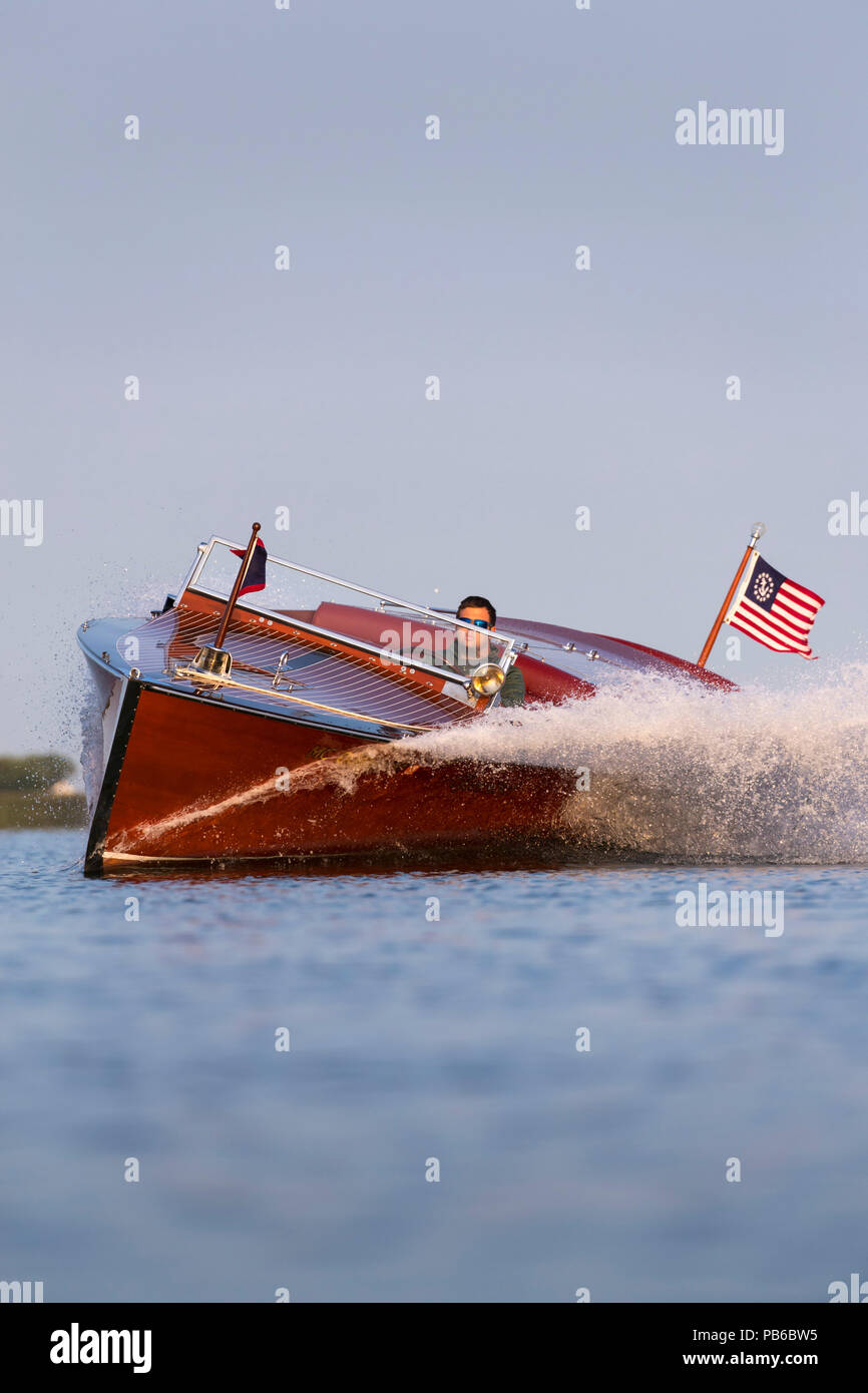 Vintage speedboat hi-res stock photography and images - Alamy