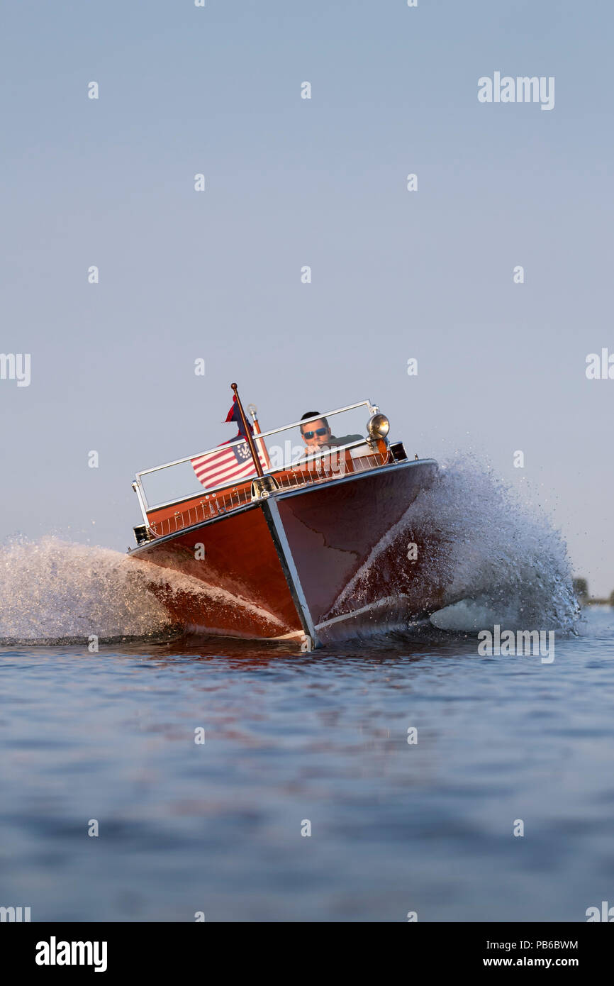 Chris Craft Boat High Resolution Stock Photography and Images - Alamy