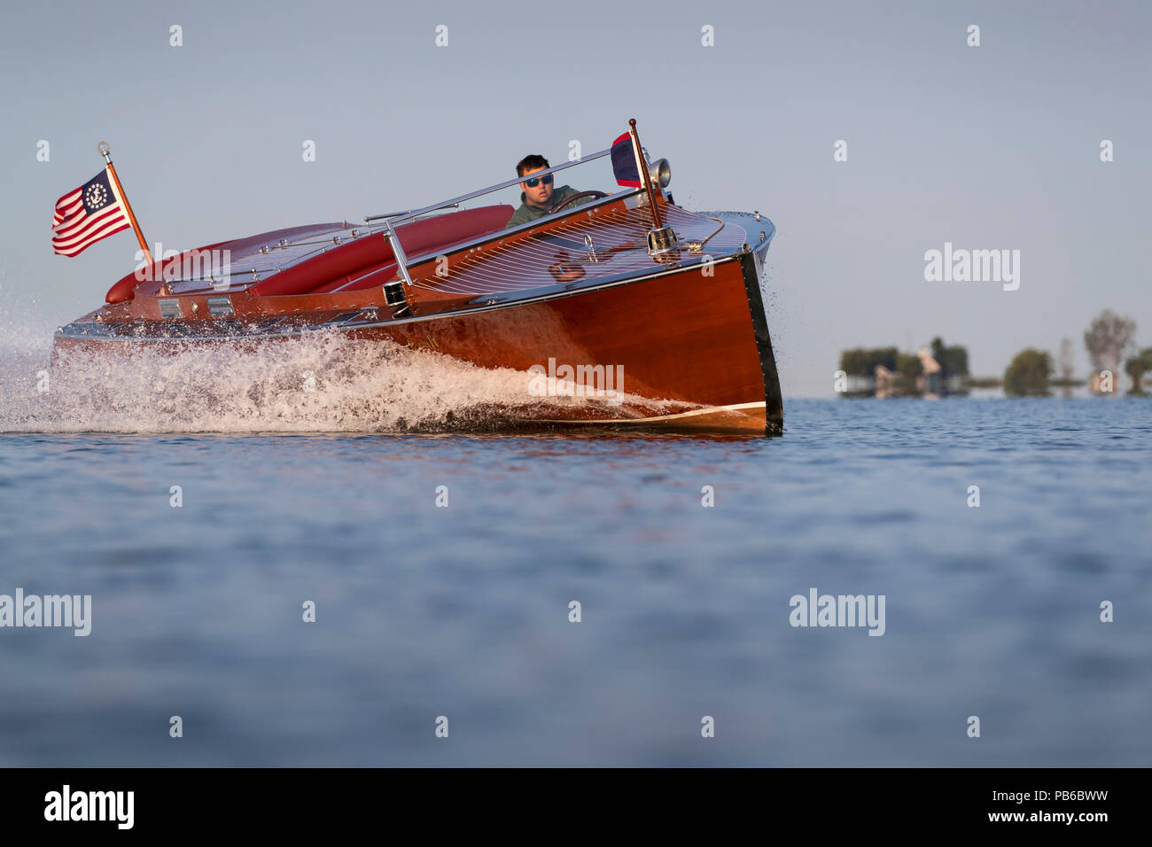 Boat recreation hi-res stock photography and images - Alamy