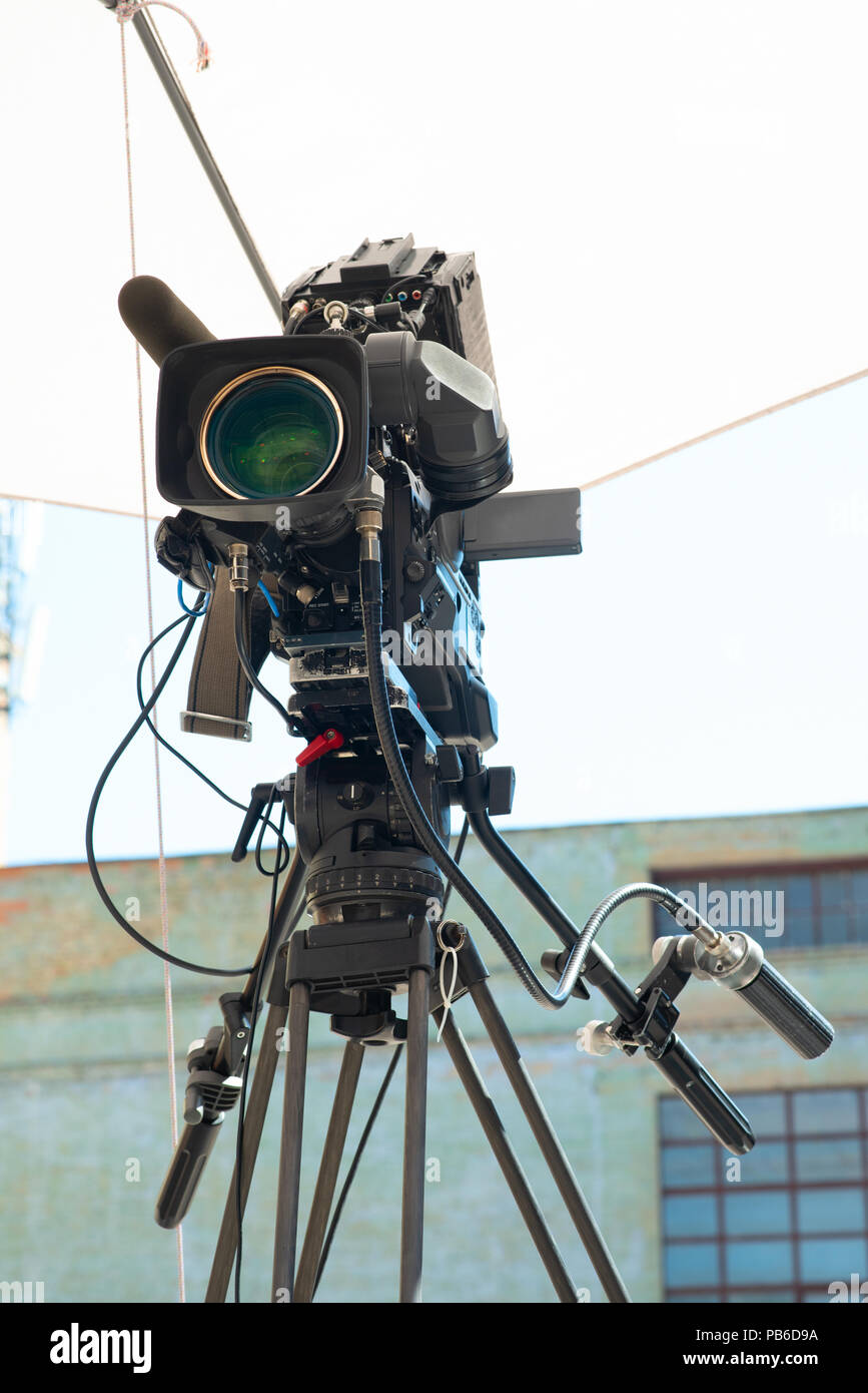 Broadcasting Camera High Resolution Stock Photography and Images - Alamy