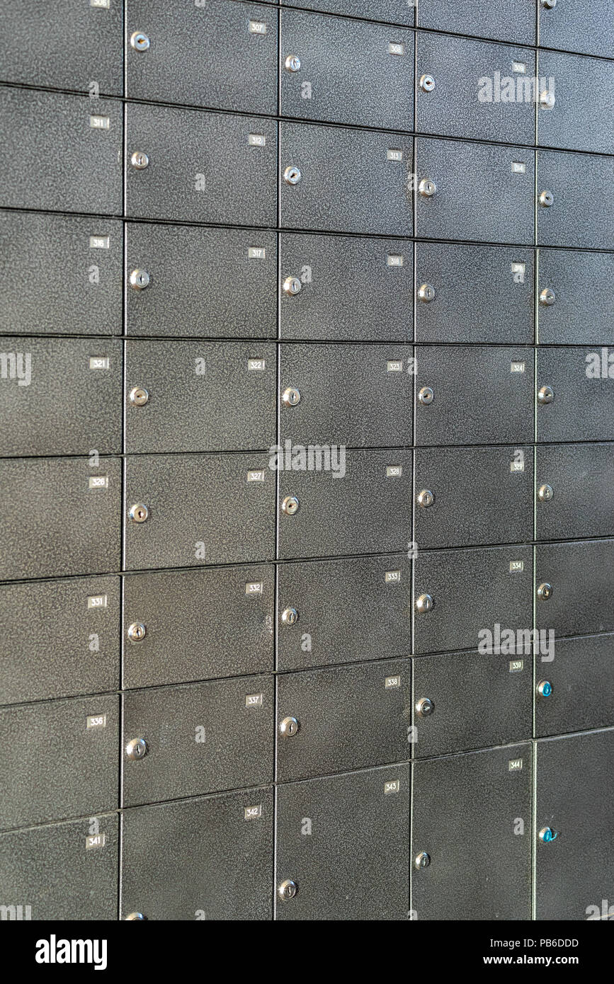Rental lockers hi-res stock photography and images - Alamy