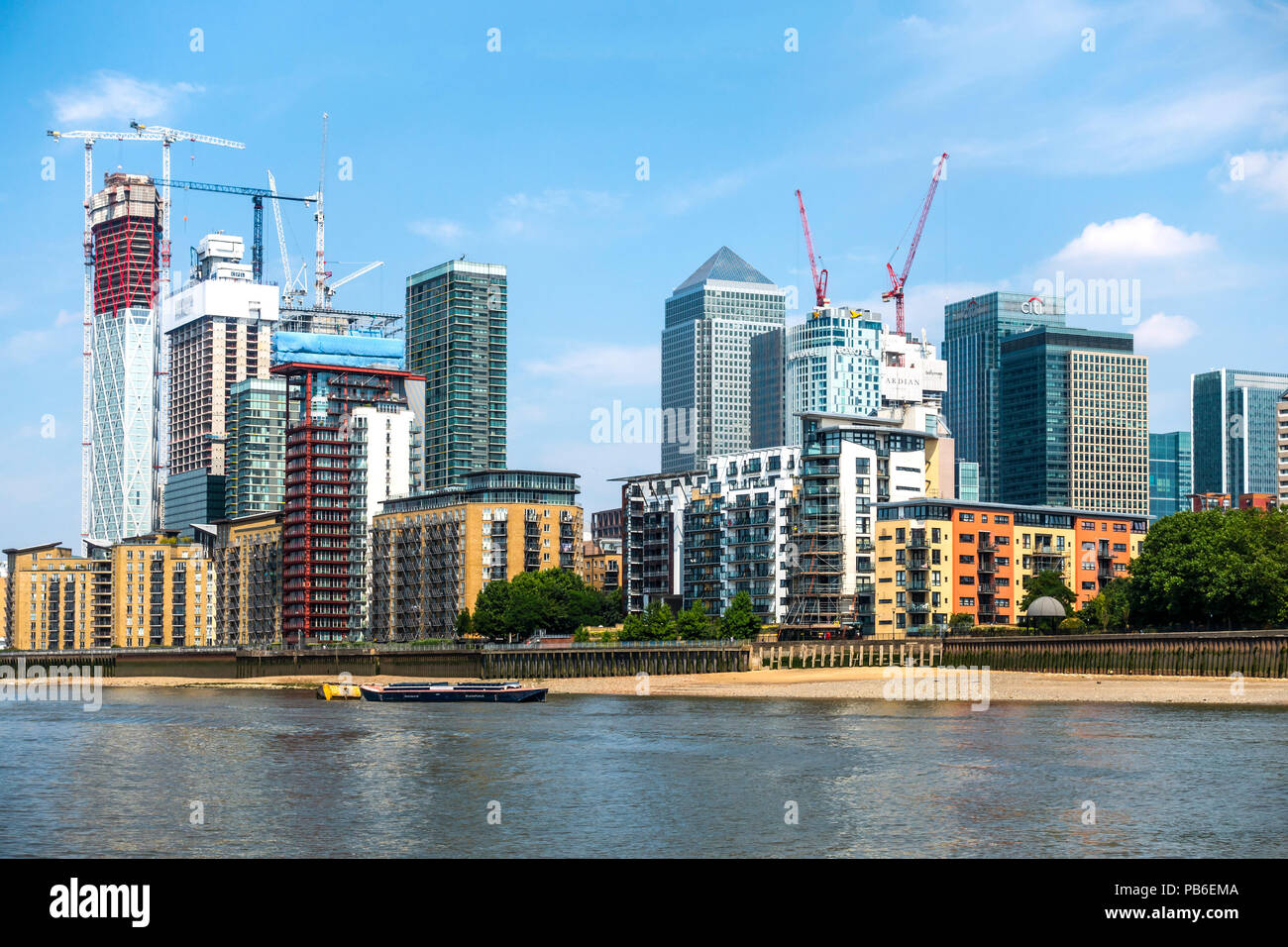 Canary Wharf: Commerical skyscrapers and domestic blocks of flats ...