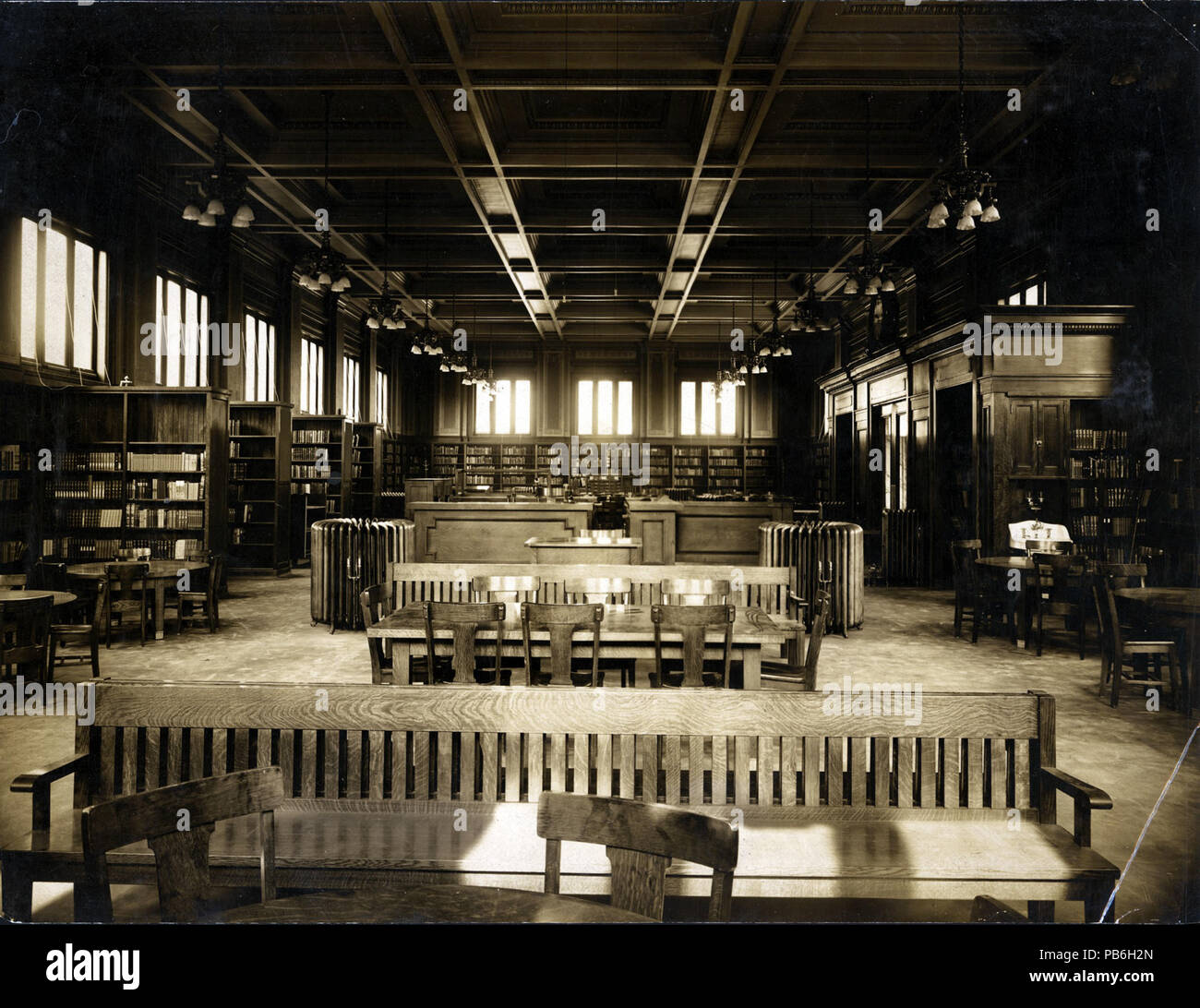 1809 View looking toward the circulation desk at the Soulard branch of ...
