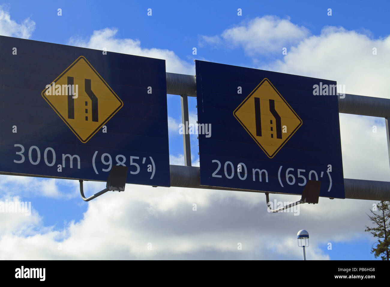 Merging lane road hi-res stock photography and images - Alamy