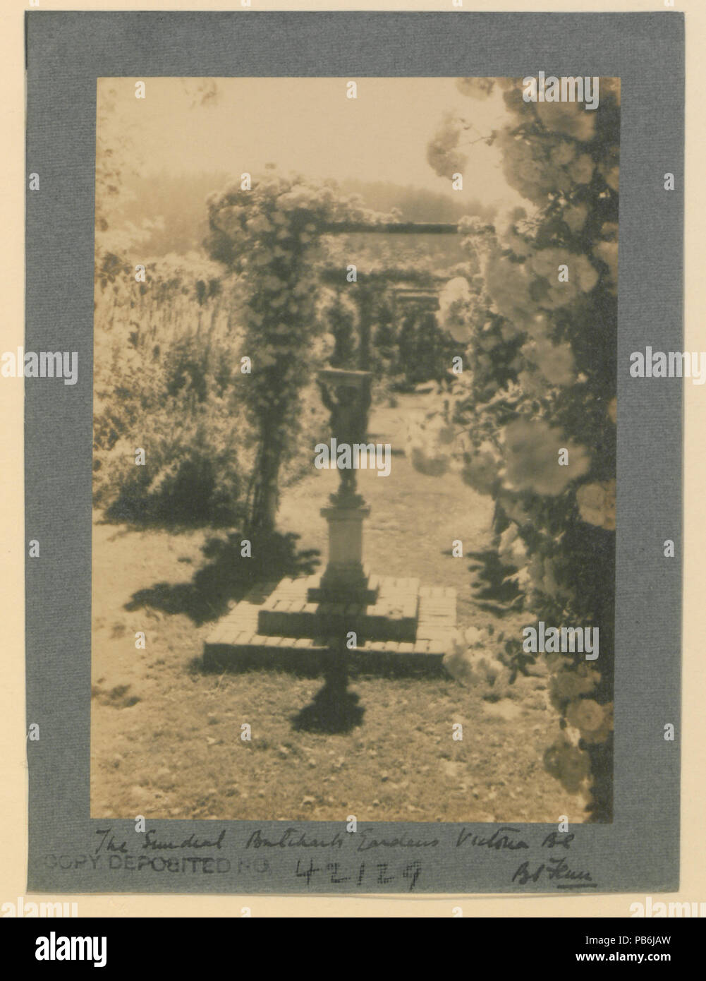 1705 The Sundial, Butcharts Gardens, Victoria, British Columbia (HS85 ...