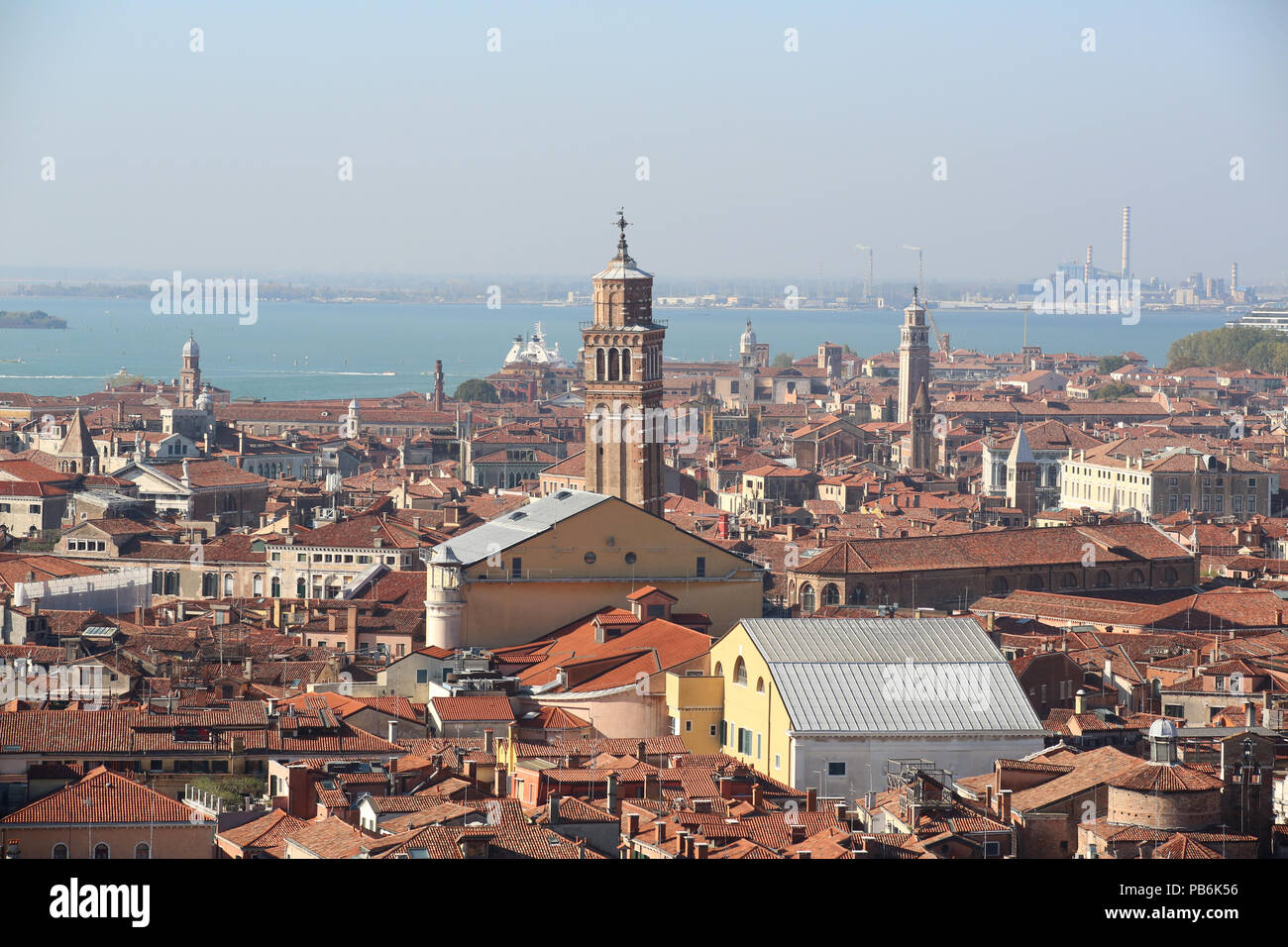 Venetian skyline hi-res stock photography and images - Alamy