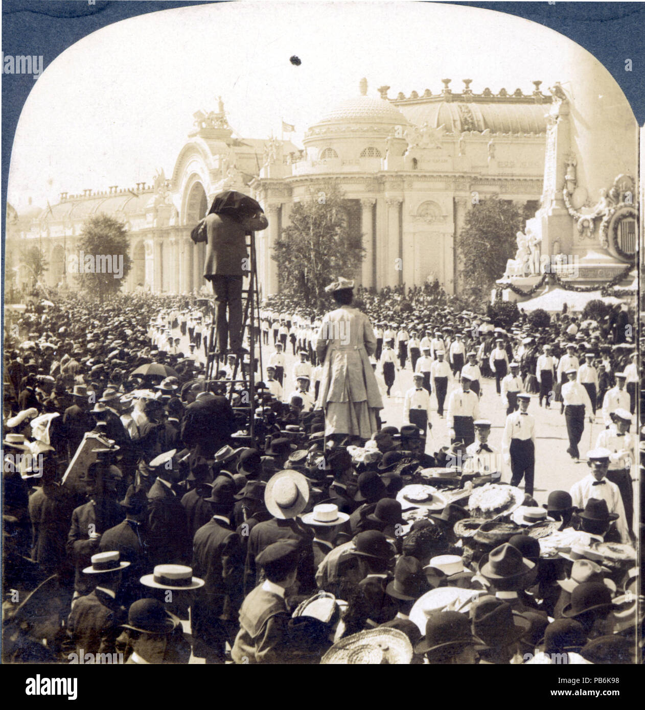 1785 U.S. Mail Clerks Parade at Louisiana Purchase Monument, St. Louis ...