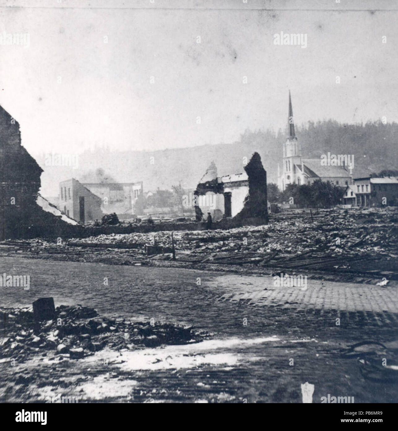 Aftermath fire city post hi-res stock photography and images - Alamy