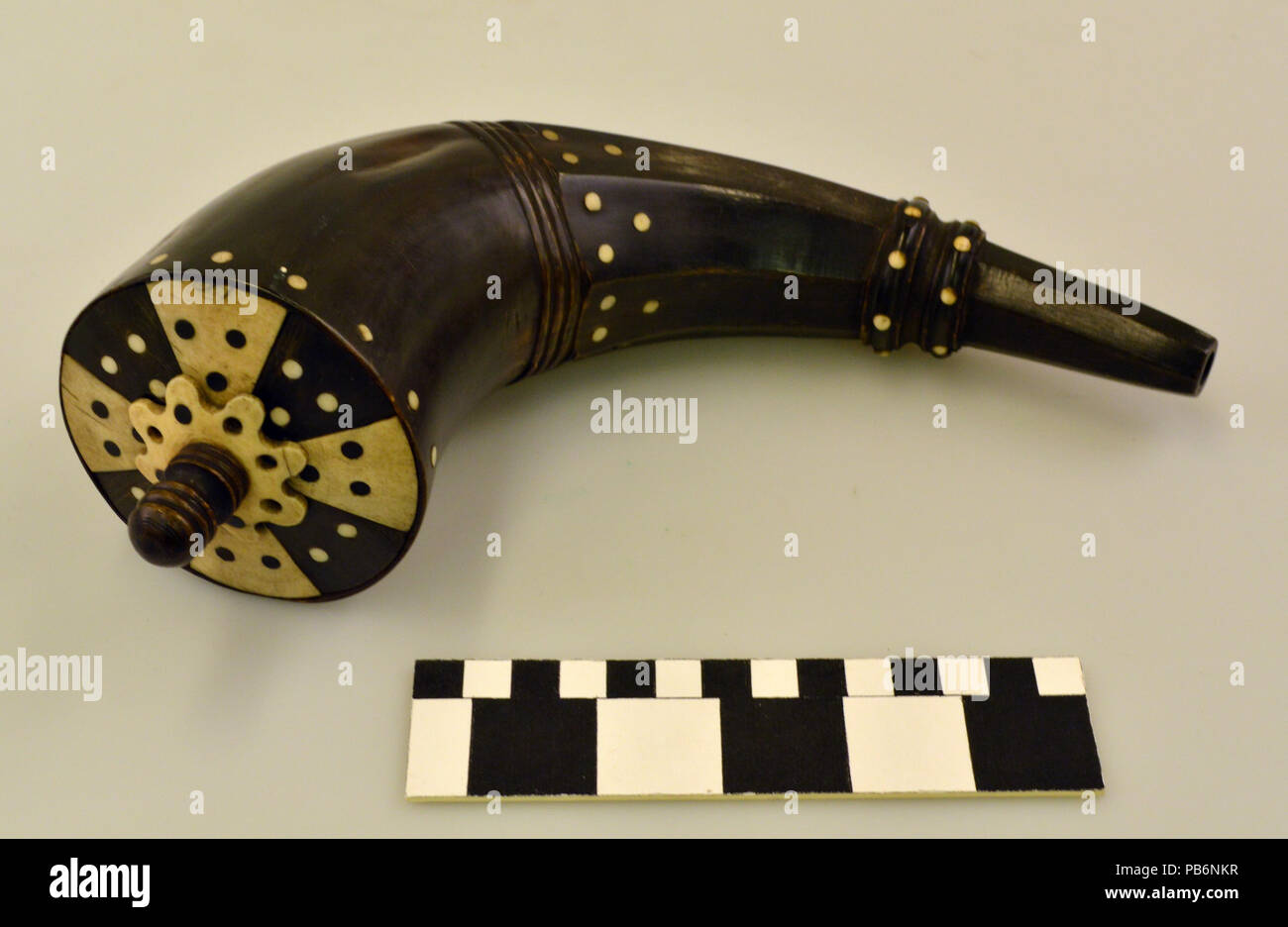 Powder horn hi-res stock photography and images - Alamy