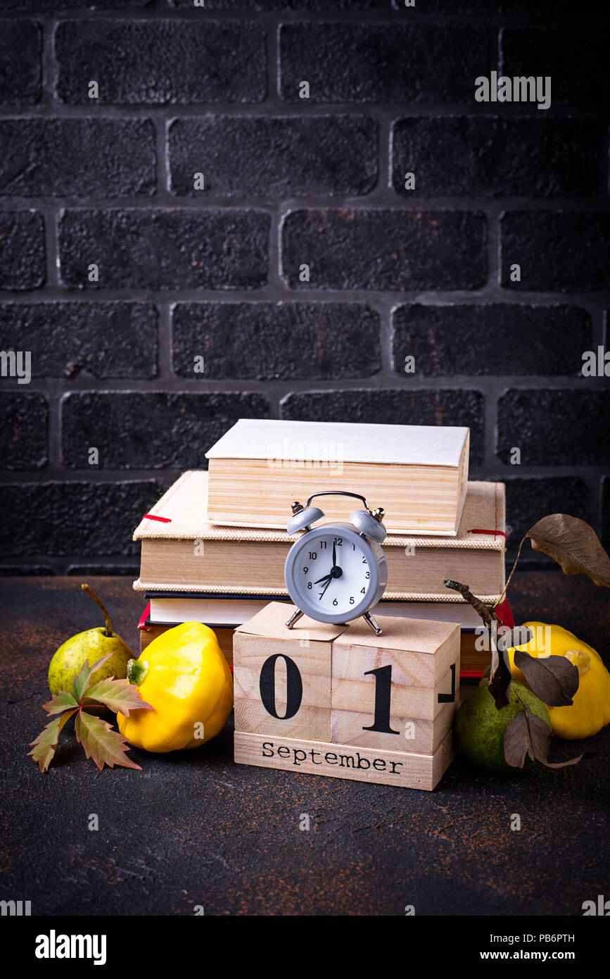 Back school design alarm hi-res stock photography and images - Alamy