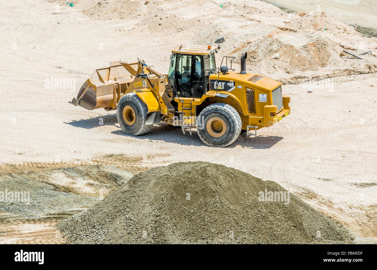 Caterpillar mover hi-res stock photography and images - Alamy