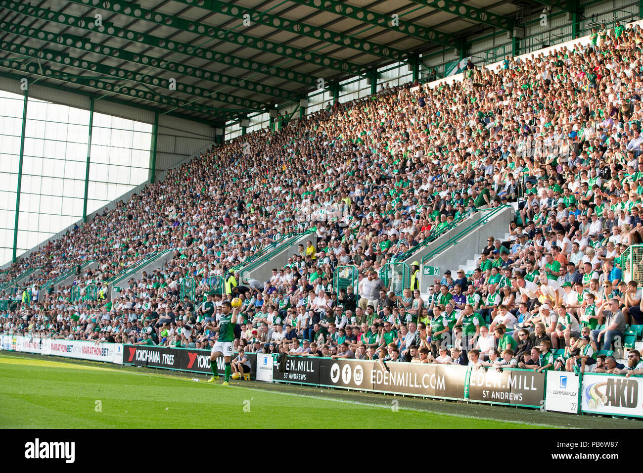 Hibernian Fans Stock Photos & Hibernian Fans Stock Images - Alamy