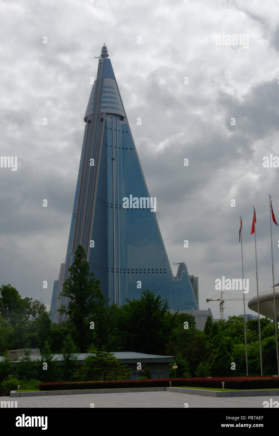 The unfinished Ryugyong hotel in Pyongyang, North Korea Stock Photo - Alamy