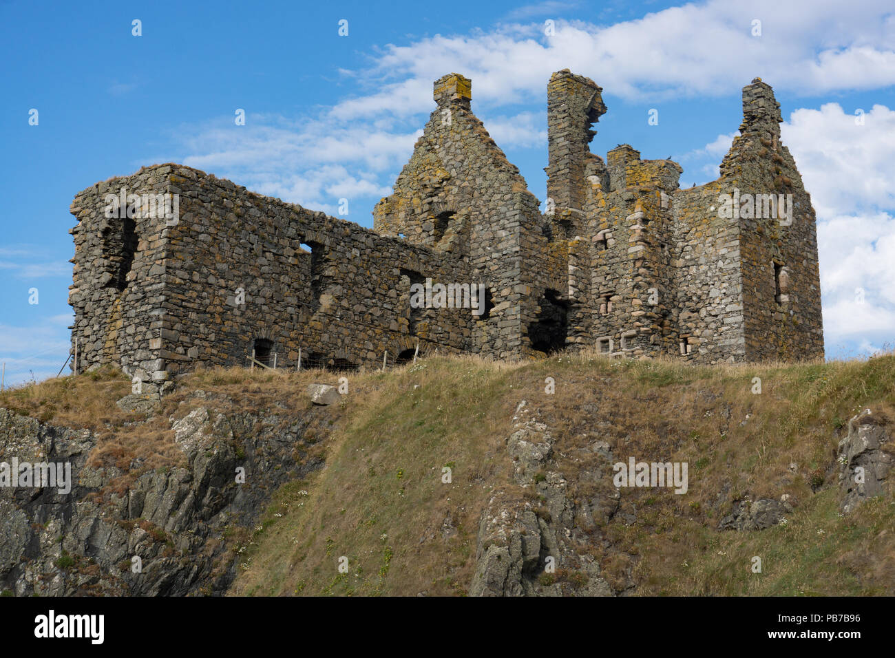 Dunskey castle hi-res stock photography and images - Alamy