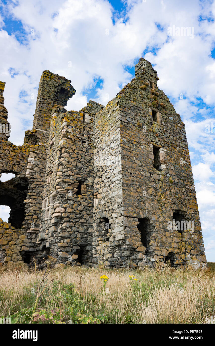 Dunskey castle hi-res stock photography and images - Alamy