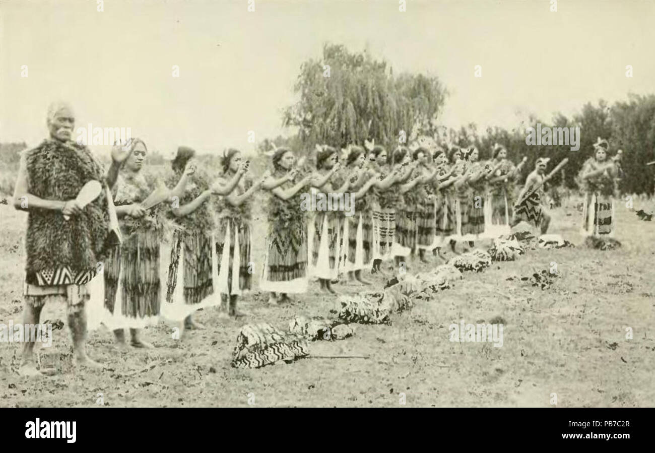 Maori poi hi-res stock photography and images - Alamy