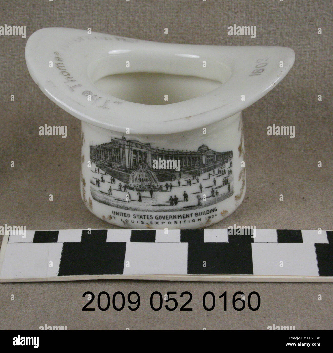 886 Large White Ceramic Top Hat With Black Transfer Image of the United ...