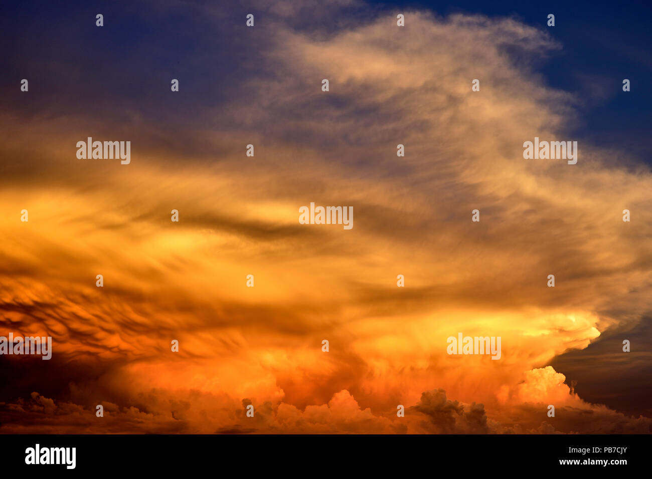 Cumulus cloud during sunset hi-res stock photography and images - Alamy