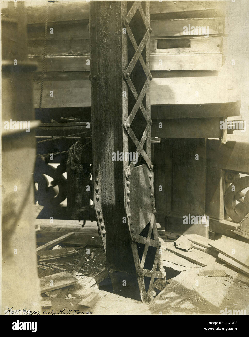 Structural support beams hi-res stock photography and images - Alamy