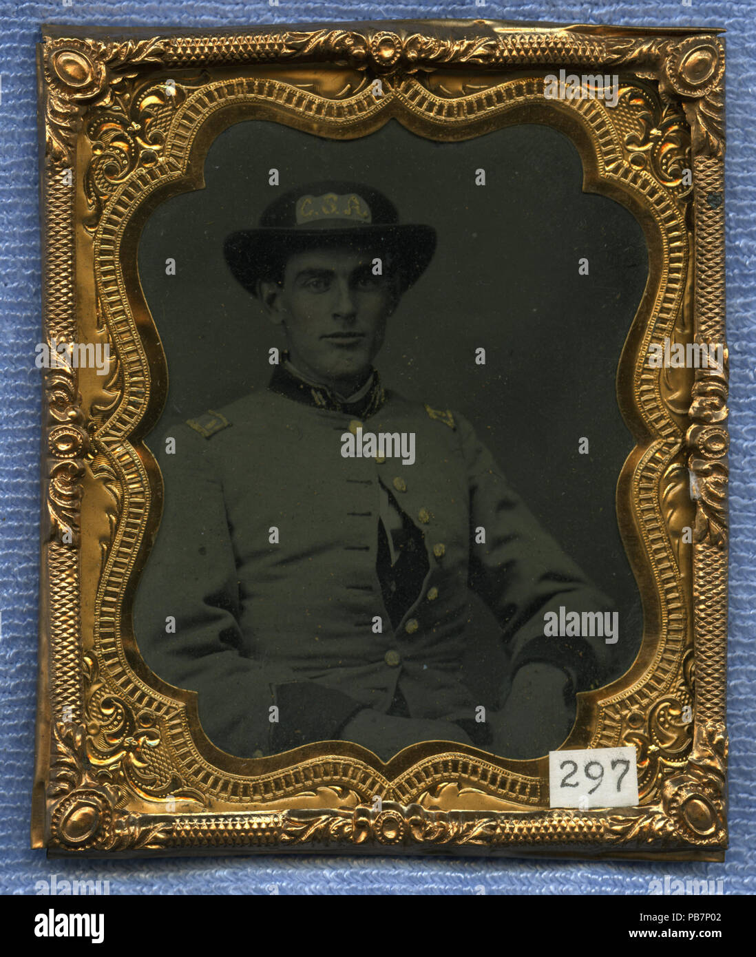 Confederate army uniforms hi-res stock photography and images - Alamy
