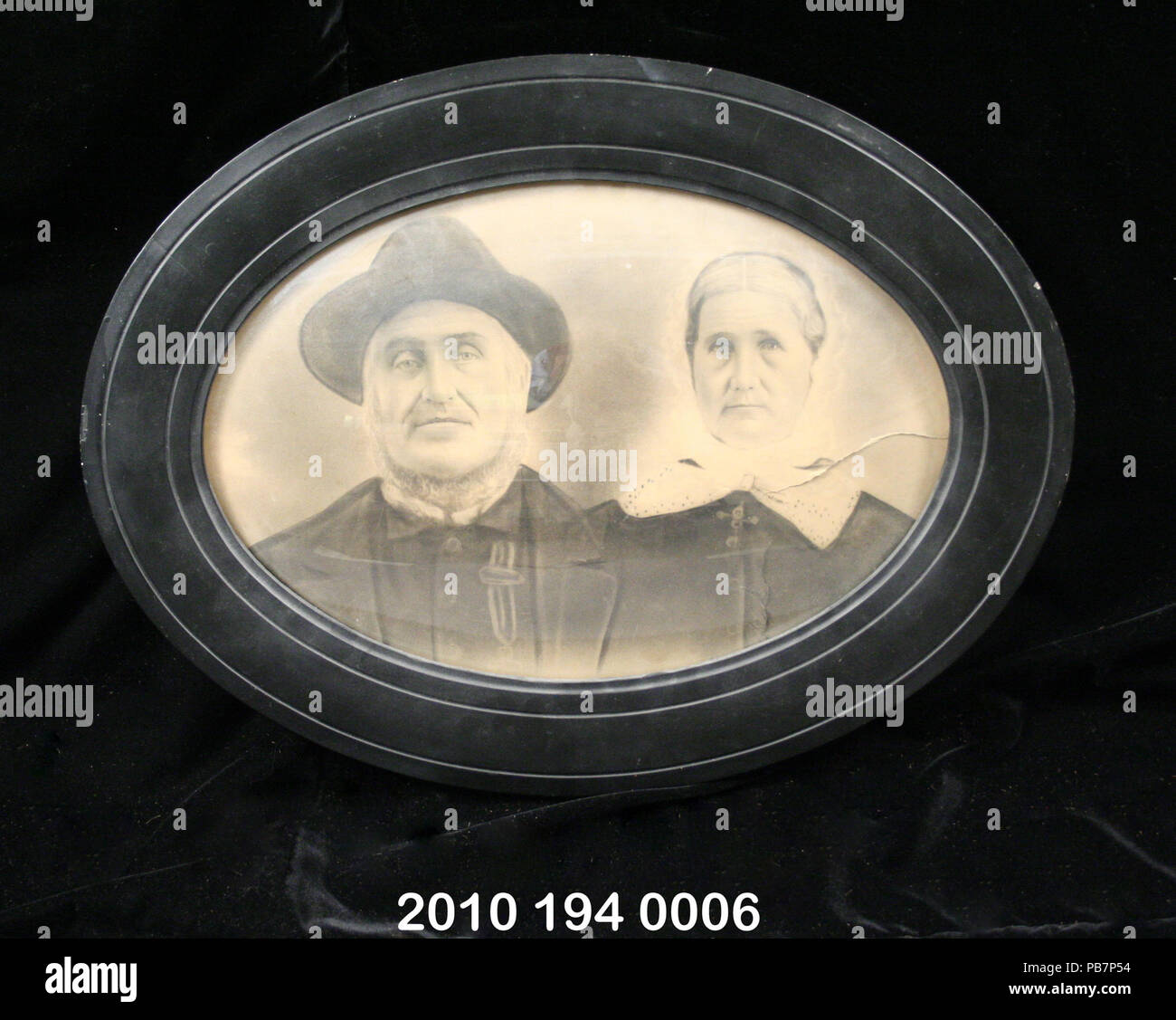 1189 Photograph in Oval Frame with Concave Glass Glazing Stock Photo ...