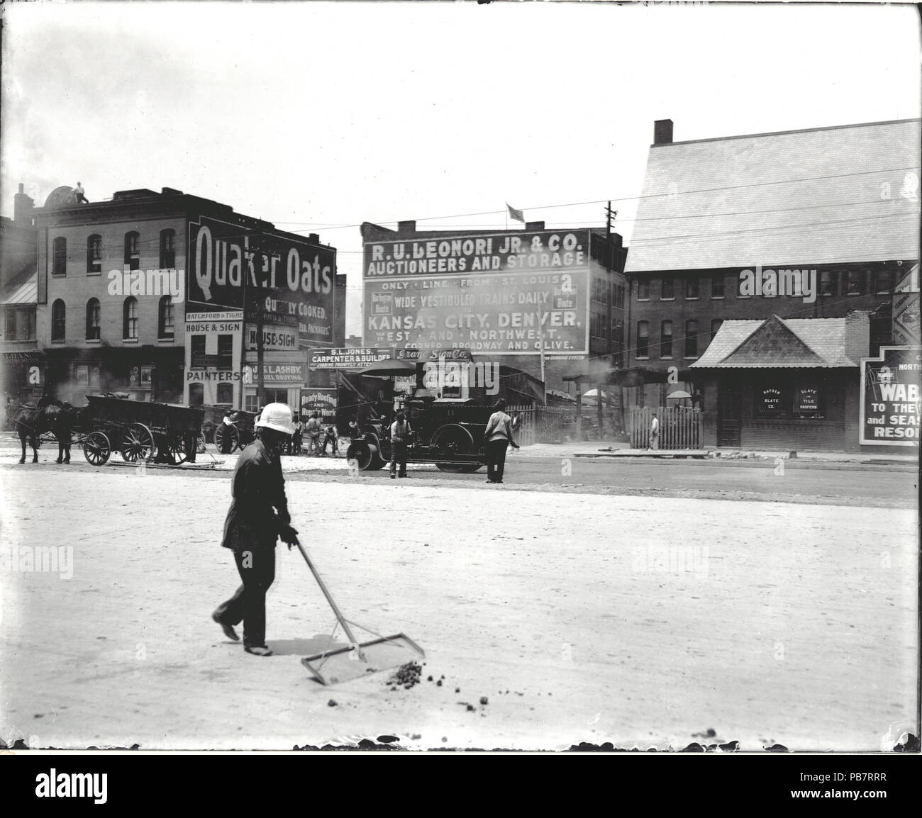 16th century street cleaner hi-res stock photography and images - Alamy