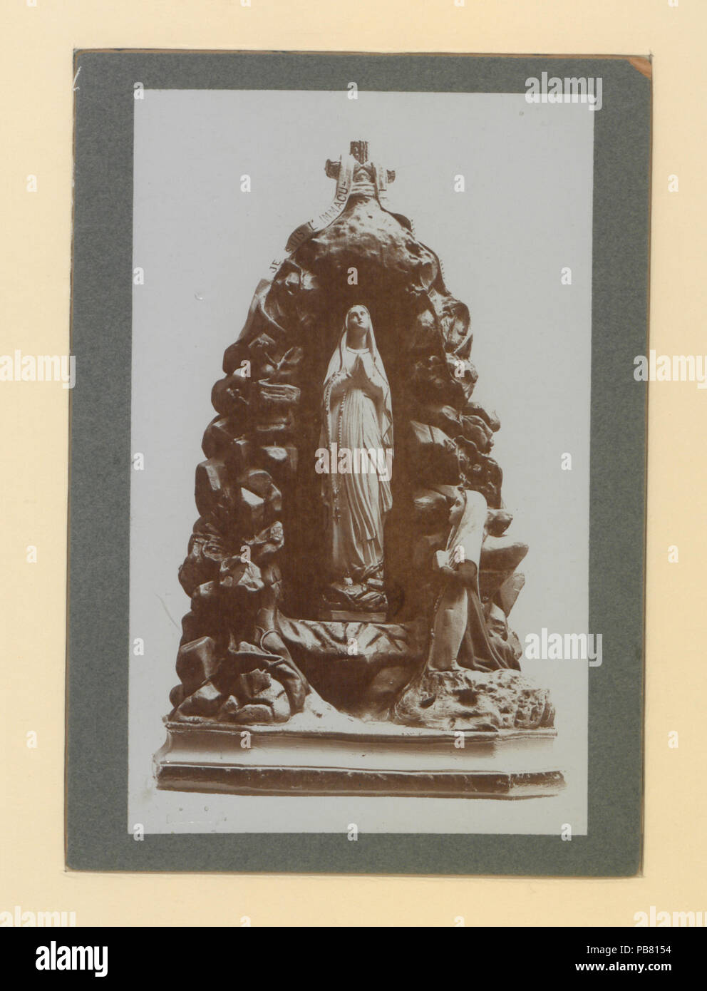 Original grotto hi-res stock photography and images - Alamy