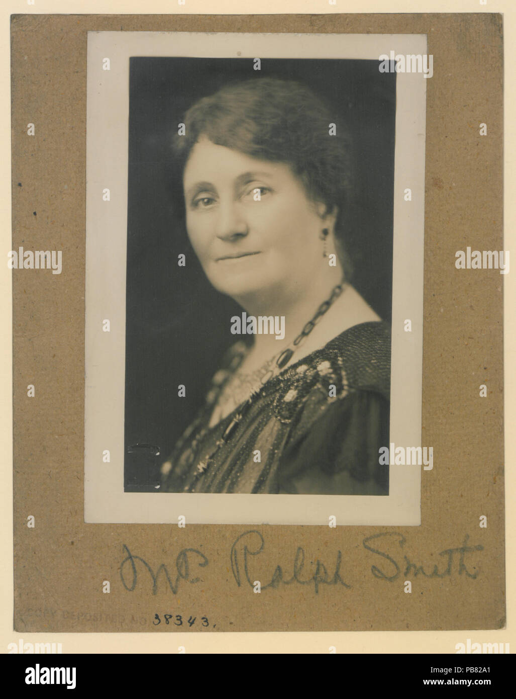 1066 Mrs Ralph Smith (HS85-10-38343) original Stock Photo - Alamy
