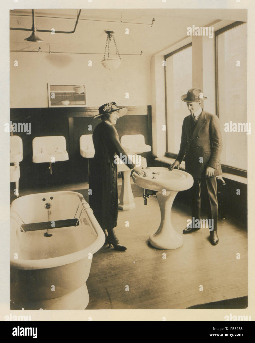 928 Living model in plumbing fixtures Photo V (HS85-10-38529) original ...