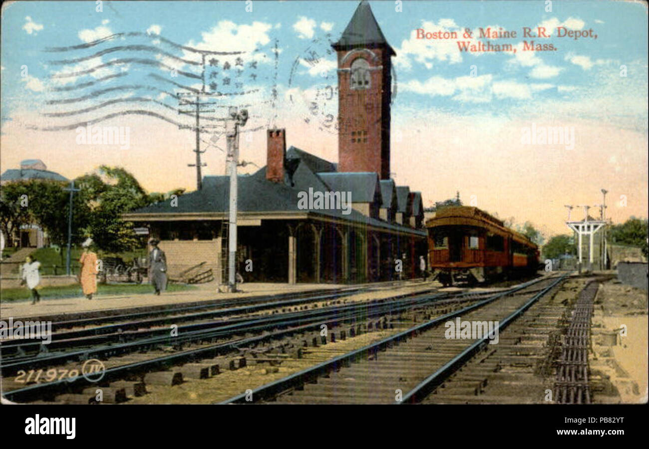 1831 Waltham station 1915 postcard Stock Photo - Alamy