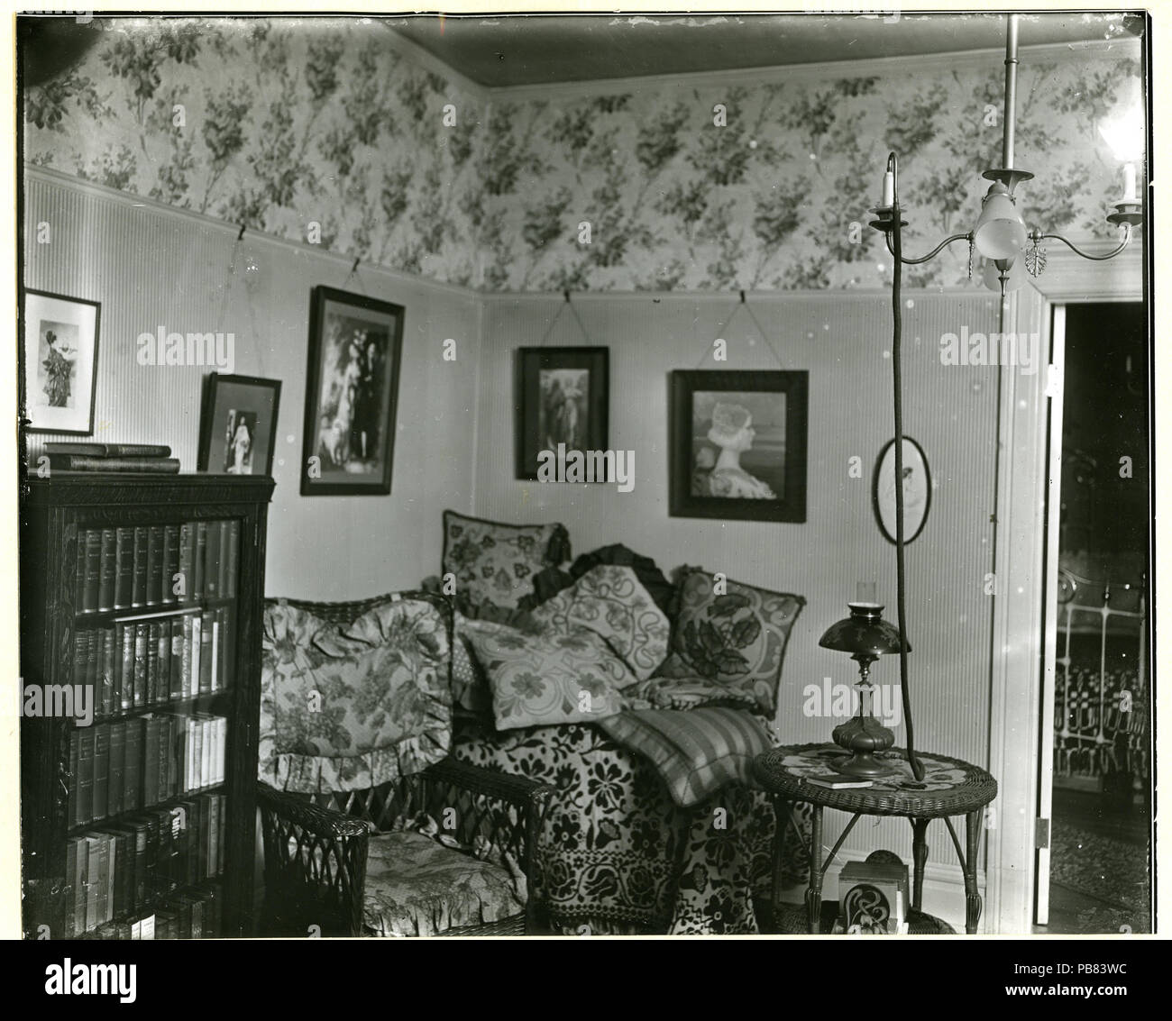 18th century furnishings hi-res stock photography and images - Alamy