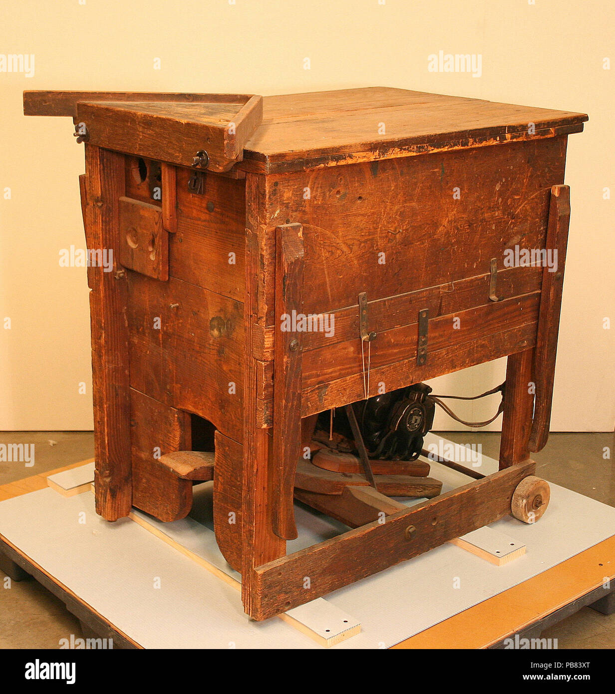 765 Homemade Portable Table Saw Stock Photo - Alamy