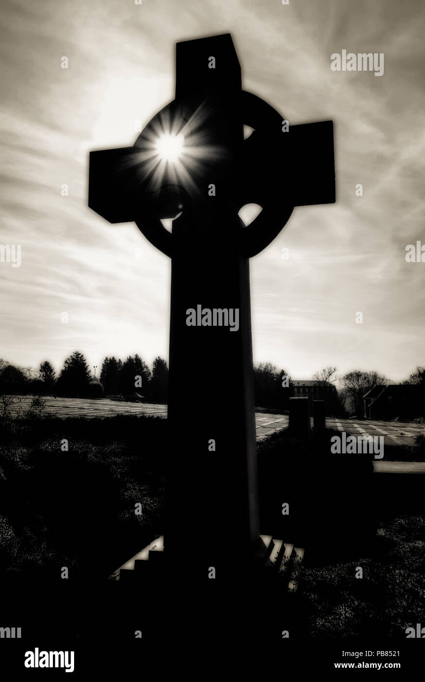 Gothic graveyard hi-res stock photography and images - Alamy