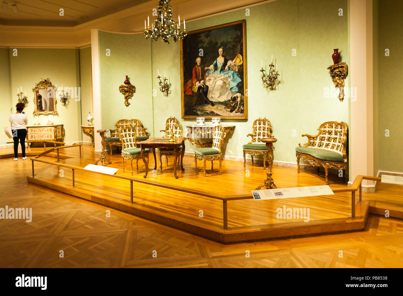 NEW YORK, USA - SEP 25, 2015: Interior of the Metropolitan Museum of ...