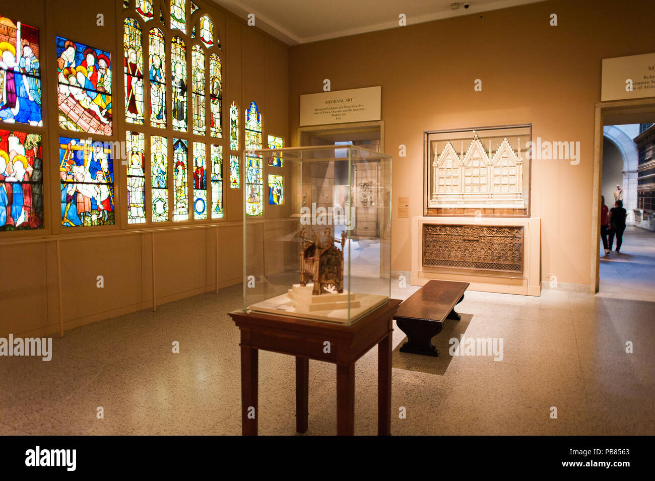 NEW YORK, USA - SEP 25, 2015: Interior of the Metropolitan Museum of ...