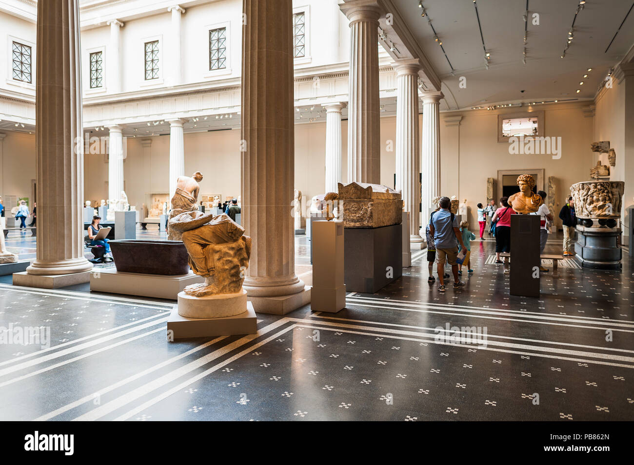 NEW YORK, USA - SEP 25, 2015: Interior of the Metropolitan Museum of ...