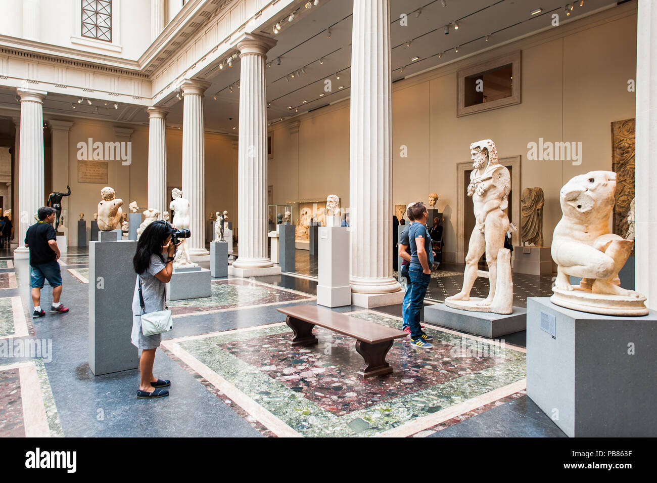 NEW YORK, USA - SEP 25, 2015: Interior of the Metropolitan Museum of ...
