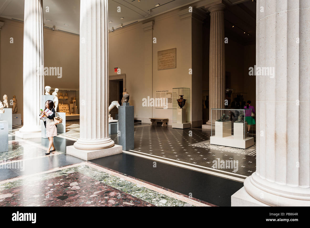 NEW YORK, USA - SEP 25, 2015: Interior of the Metropolitan Museum of ...