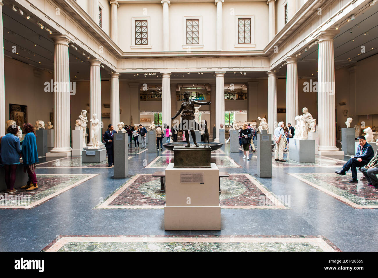 NEW YORK, USA - SEP 25, 2015: Interior of the Metropolitan Museum of ...