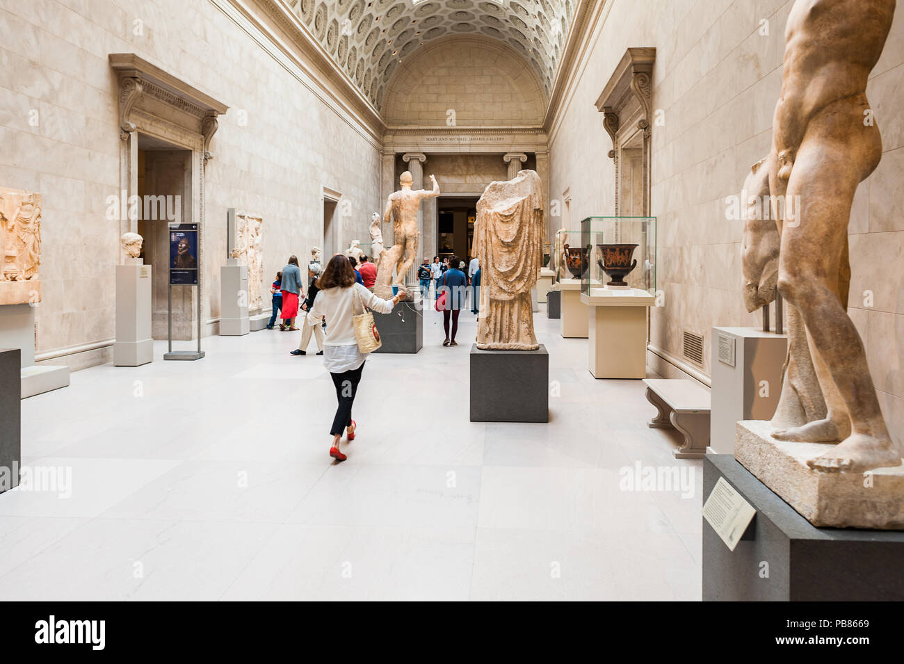NEW YORK, USA - SEP 25, 2015: Interior of the Metropolitan Museum of ...