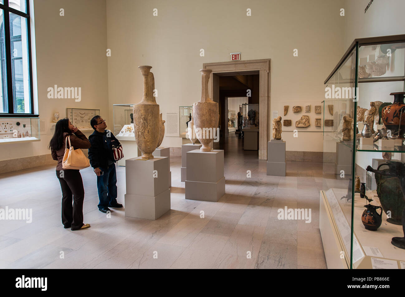 NEW YORK, USA - SEP 25, 2015: Interior of the Metropolitan Museum of ...