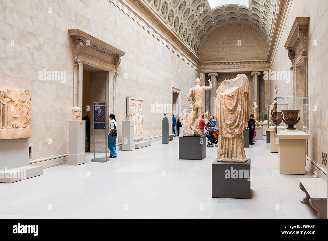 NEW YORK, USA - SEP 25, 2015: Interior of the Metropolitan Museum of ...